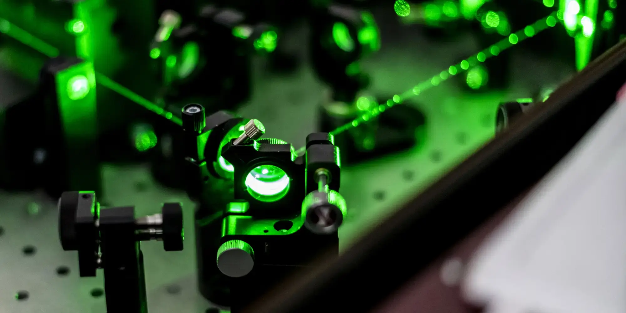 Laser Mirrors | Laser Metrology | Reflectometry System